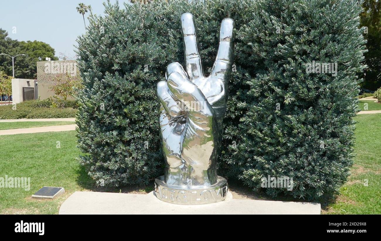 Beverly Hills, California, USA 16th June 2024 Ringo Starr Peace and ...