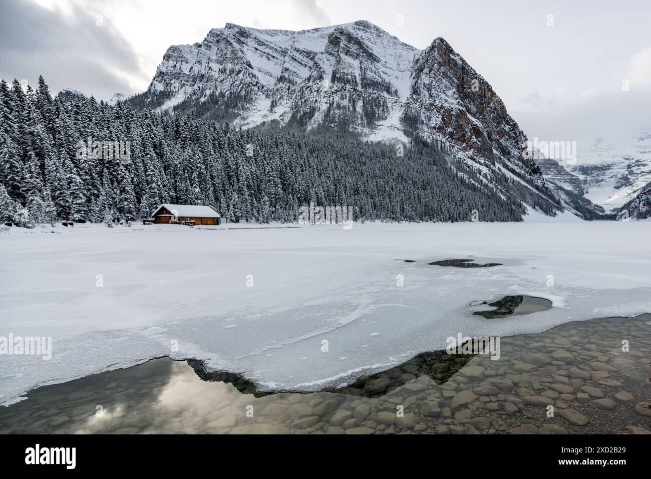 Lake Louise, Alberta, Canada - Incredible mountain scenery in winter ...