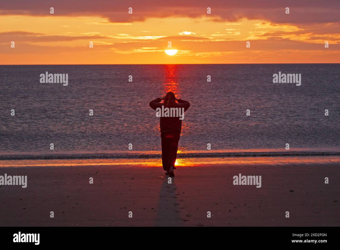 Portobello, Edinburgh, Scotland,UK. 20 June 2024. Sunny Summer Solstice ...