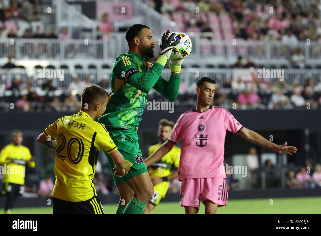 FORT LAUDERDALE, FL - JUNE 19: Inter Miami goalkeeper Drake Callender ...
