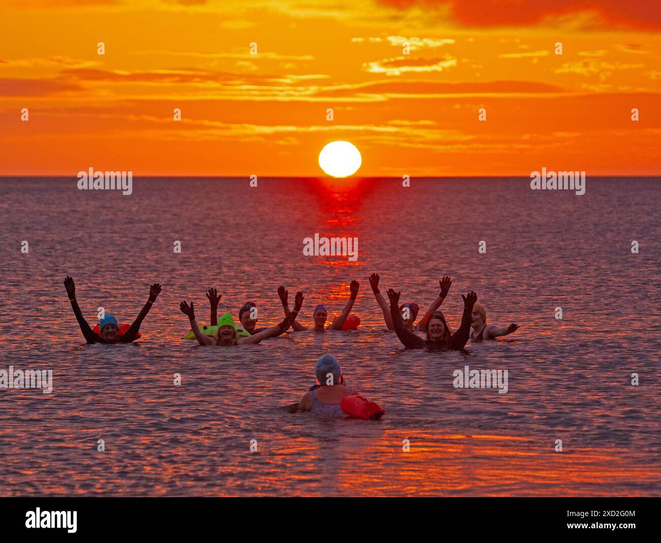 Portobello edinburgh summer swimmers hi-res stock photography and ...