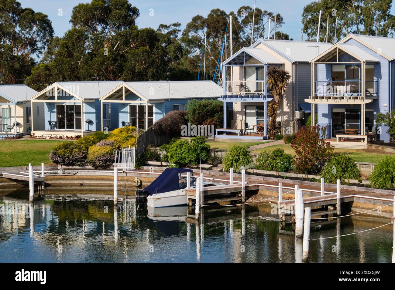 Waterfront holiday units and apartments in the heart of the Gippsland ...