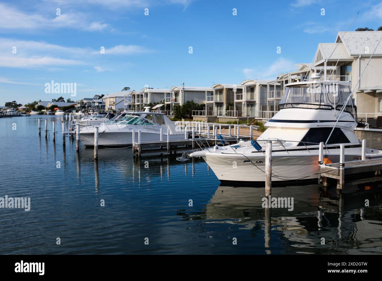 Waterfront holiday units and apartments in the heart of the Gippsland ...