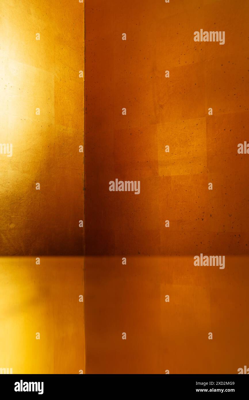 soft yellow gold leaf Japanese byobu screen background Stock Photo - Alamy