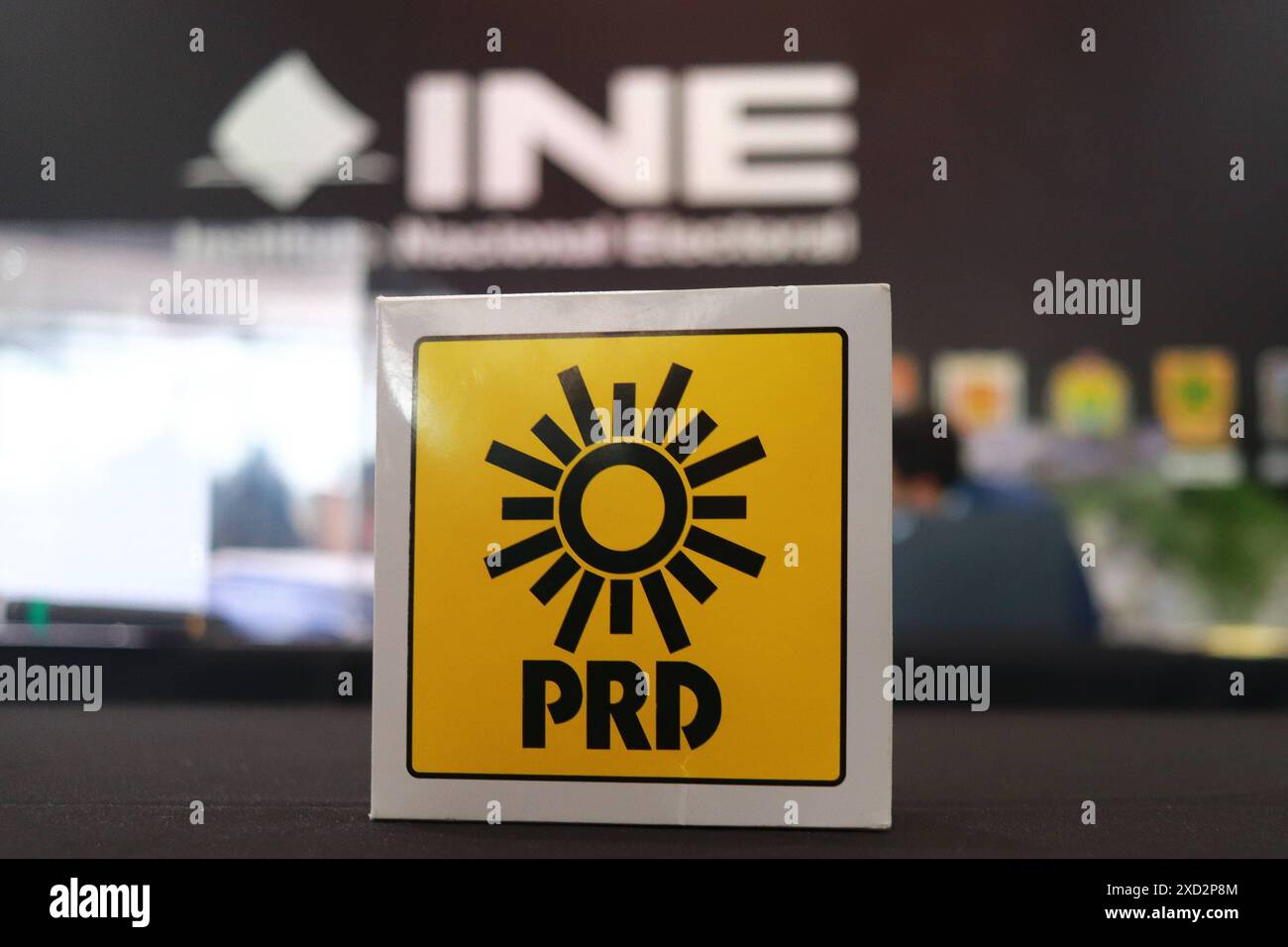 National Electoral Institute Session Symbol of the Partido de la ...