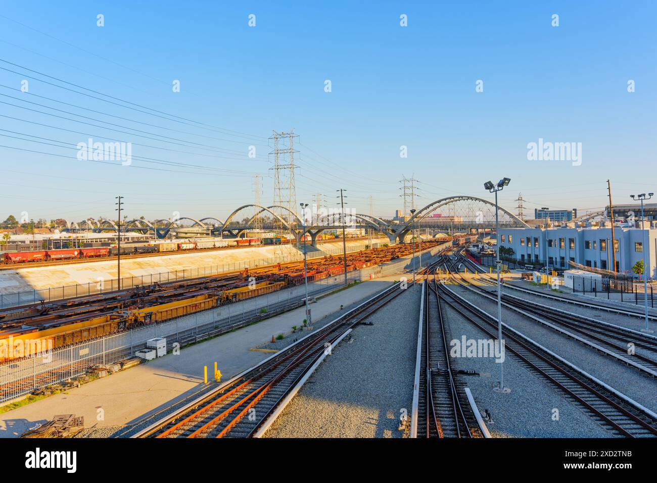 Cars under arches hi-res stock photography and images - Alamy