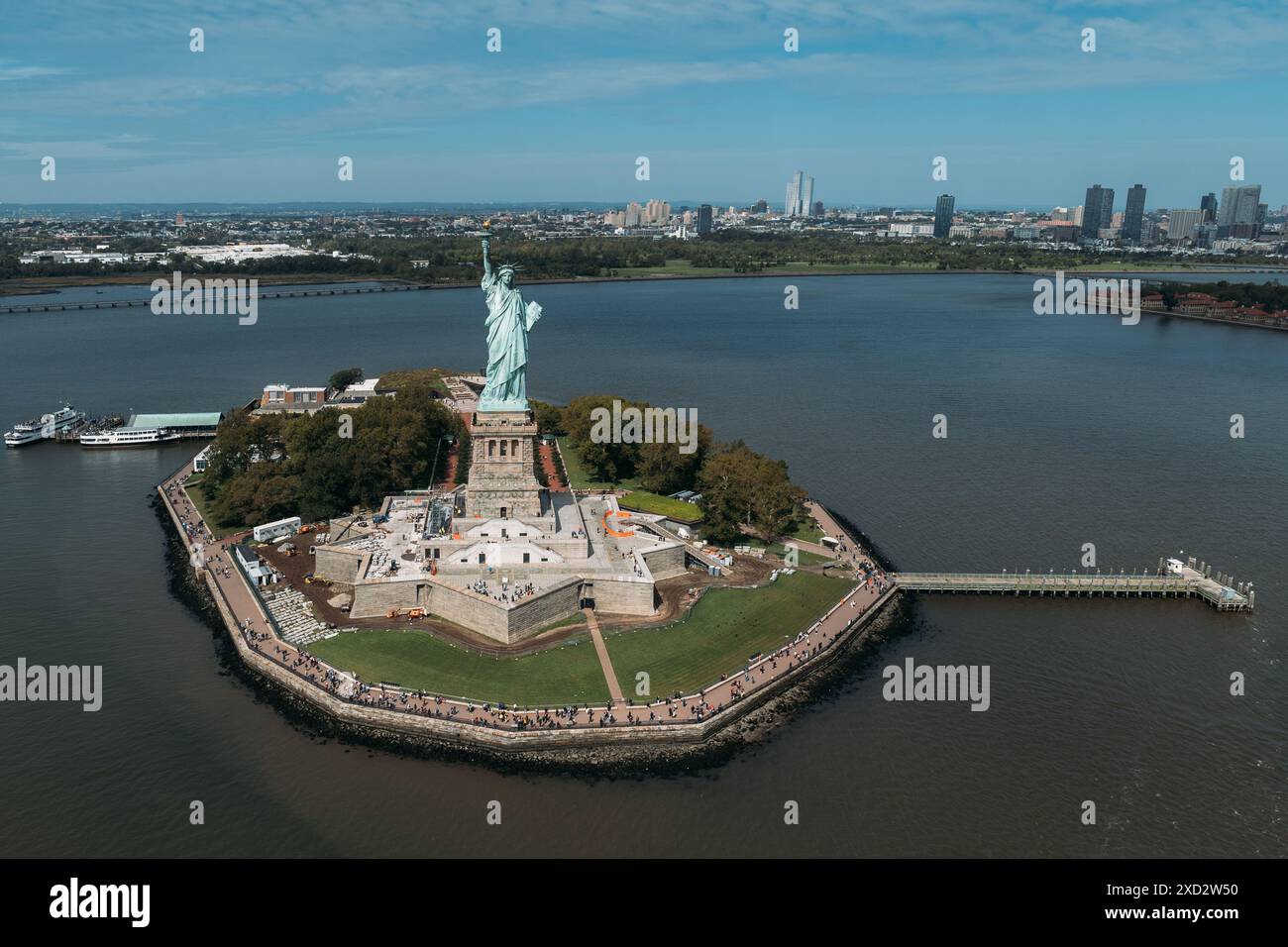 Aerial view of the Statue of Liberty and Liberty Island in New York ...