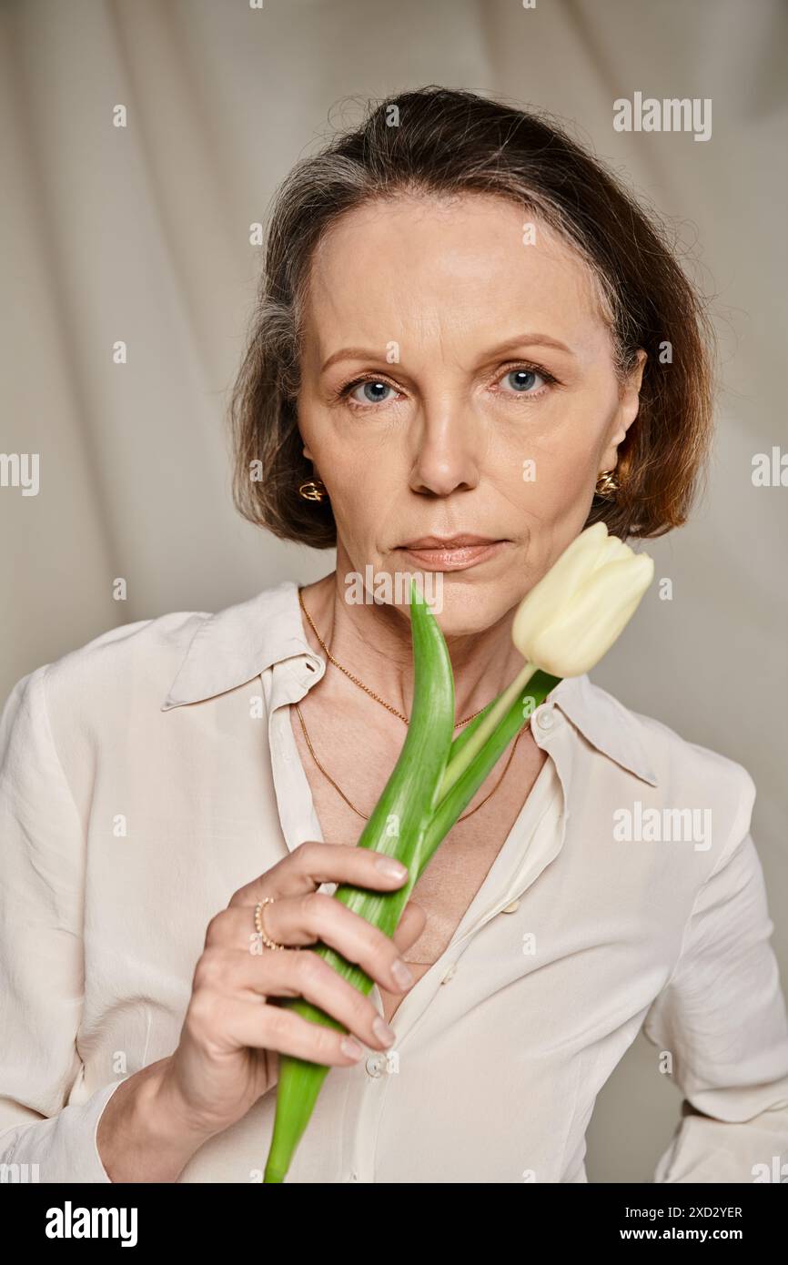 Gracefully holds hi-res stock photography and images - Alamy