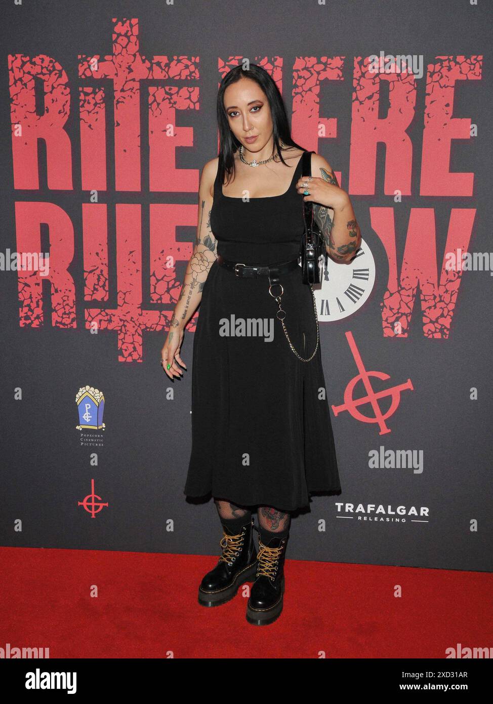 Alyx hi-res stock photography and images - Alamy