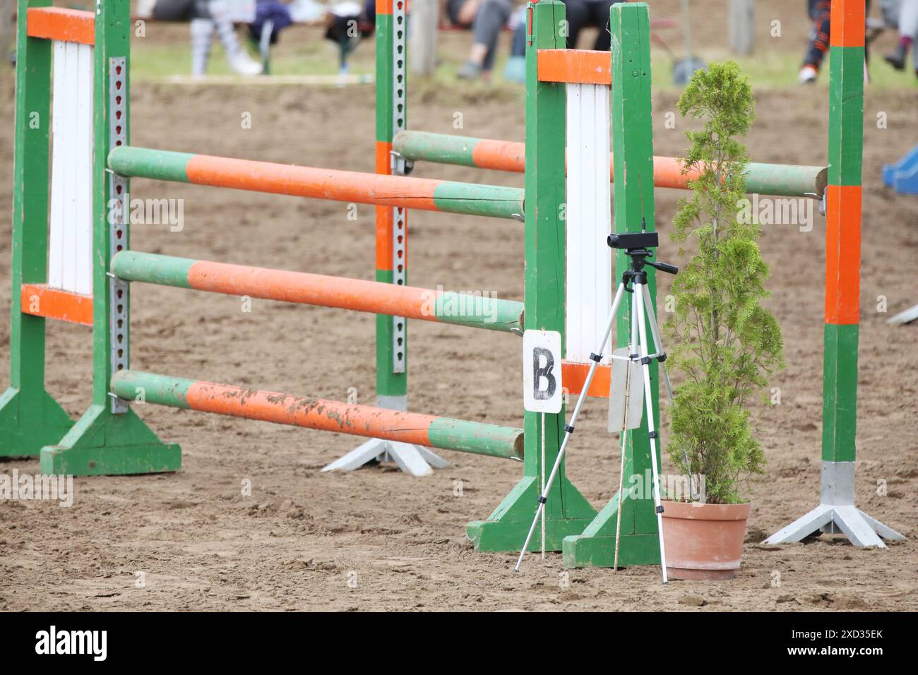 Rope barrier wooden poles hi-res stock photography and images - Alamy