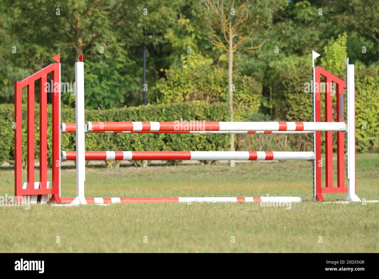 Rope barrier wooden poles hi-res stock photography and images - Alamy