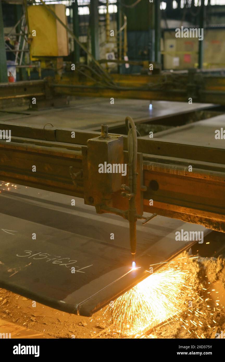 Hot plate gloves hi-res stock photography and images - Alamy