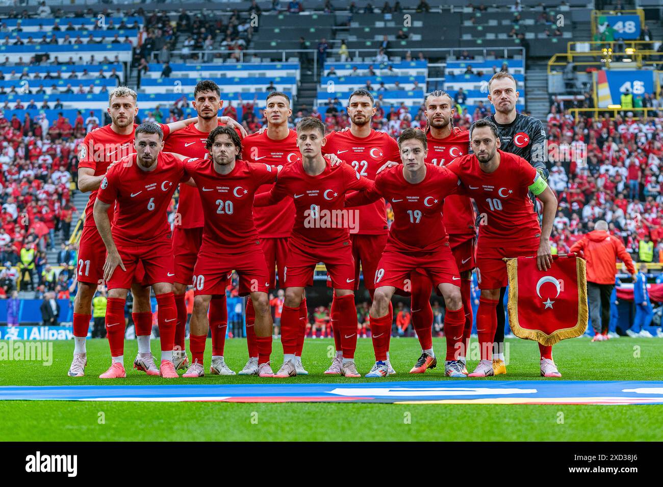 Teamfoto Mannschaftsfoto der Tuerkei Orkun Koekcue (Tuerkei, #6) Baris ...