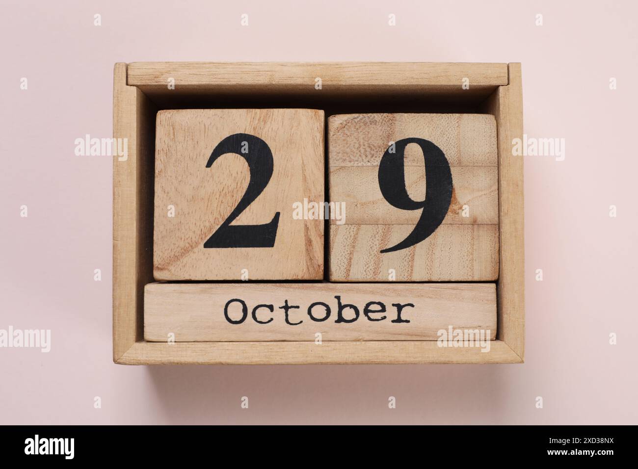 29 october wooden calendar hi-res stock photography and images - Alamy