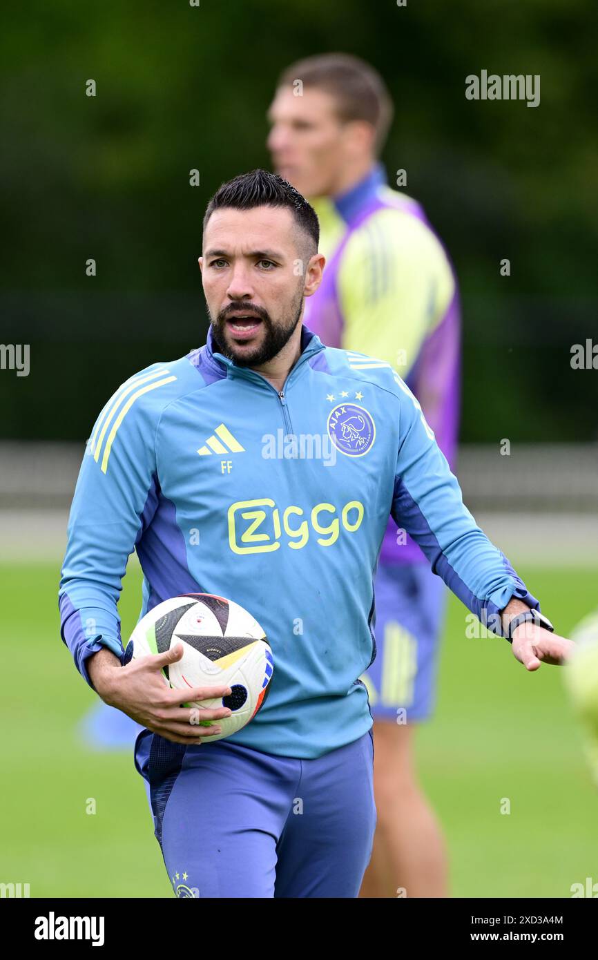 AMSTERDAM - Ajax coach Francesco Farioli during the first training of ...