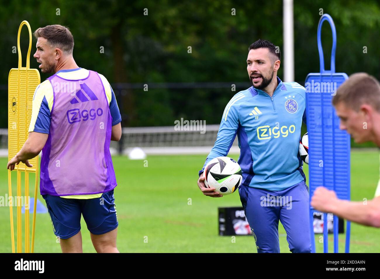 AMSTERDAM - Ajax player Jordan Henderson, Ajax coach Francesco Farioli ...