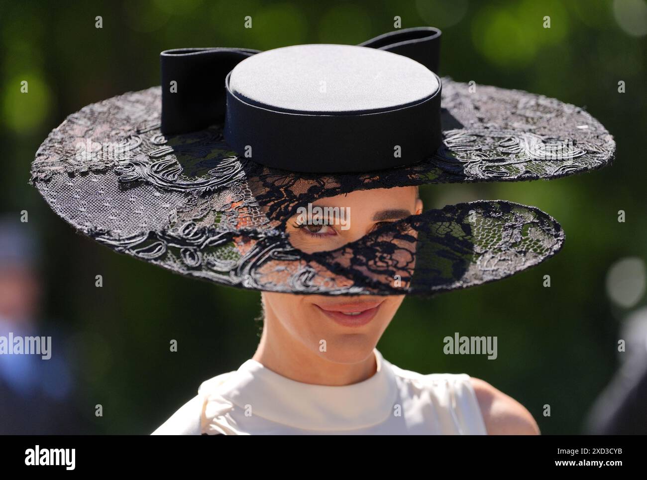 Louise roe during hi-res stock photography and images - Alamy