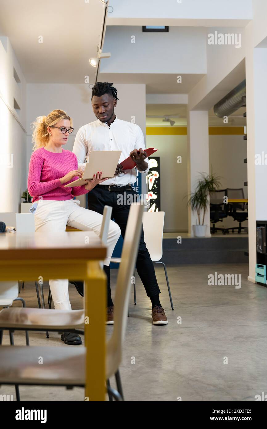 Focused expressions hi-res stock photography and images - Alamy