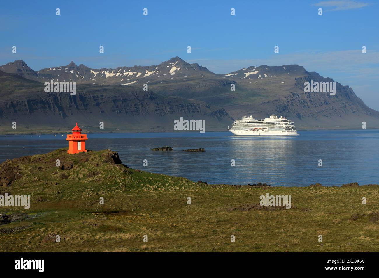geography / travel, Iceland, Aedarstein lighthouse (1922) and cruiser ...