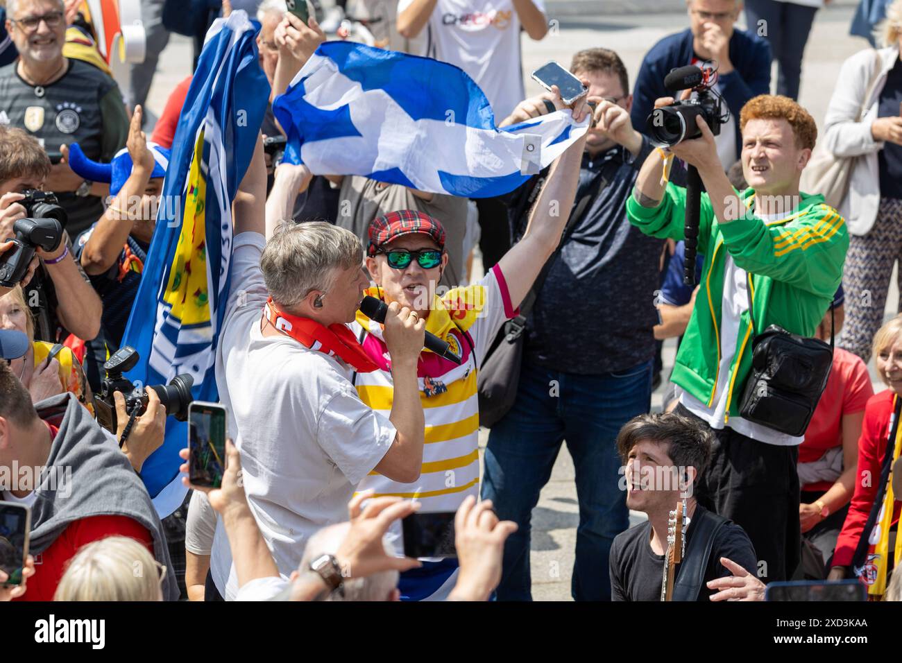 UEFA EURO 2024 - Musik und Fans am Matchday Schottland - Schweiz in ...