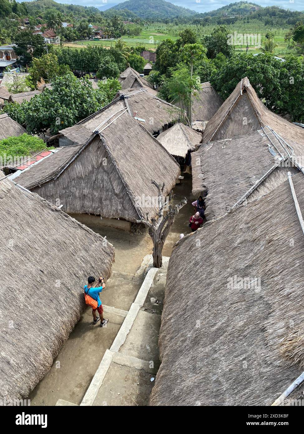 traditional houses and beautiful traditional life in Sade Village ...