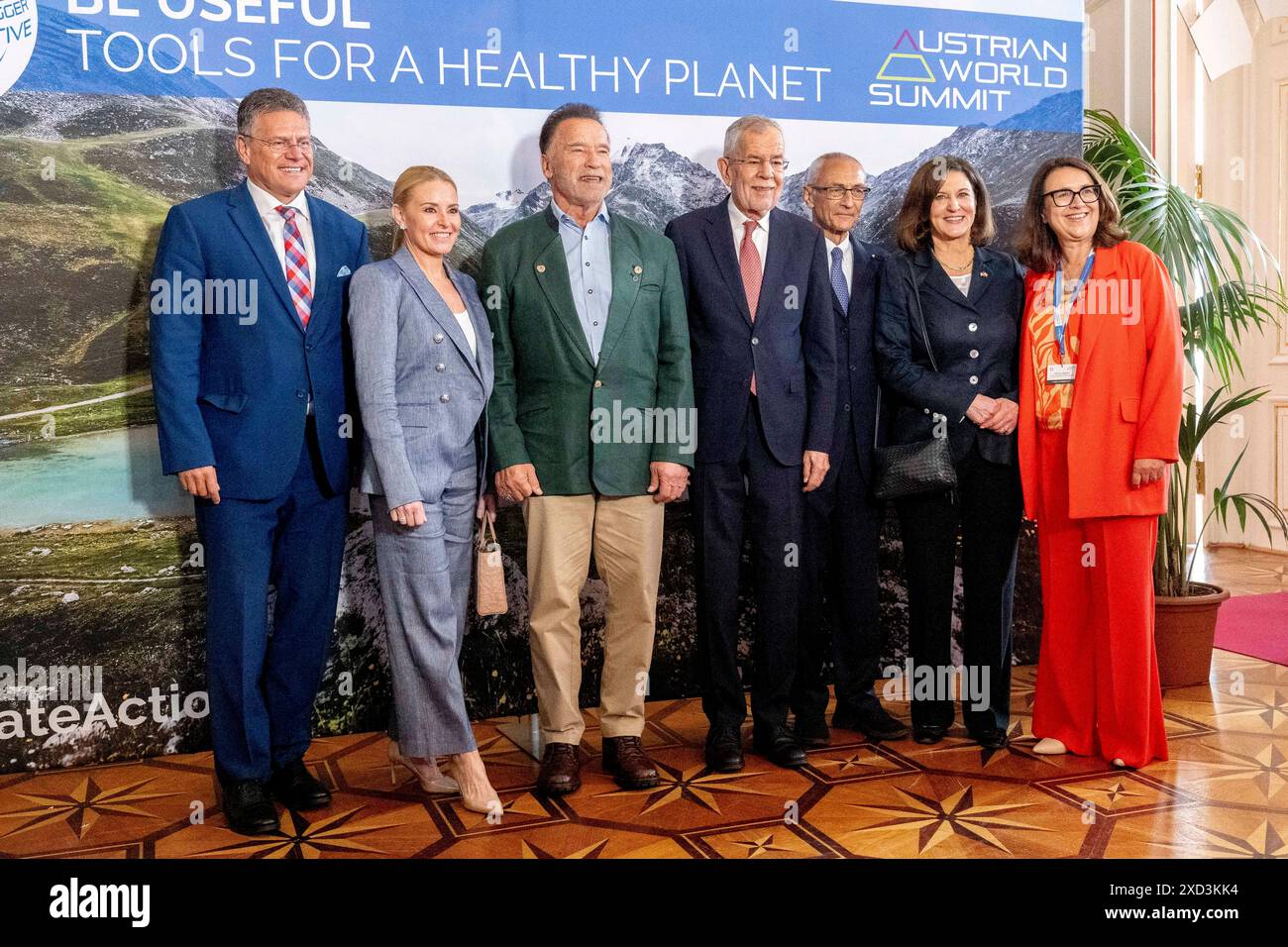 MAROS SEFCOVIC, ARNOLD SCHWARZENEGGER, HEATHER MILLIGAN, ALEXANDER VAN ...