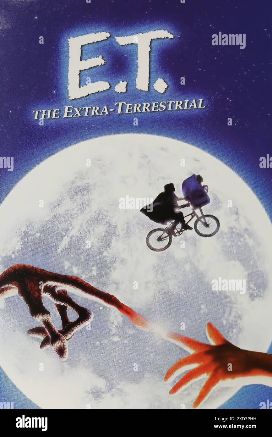 Et the extra terrestrial movie hi-res stock photography and images - Alamy