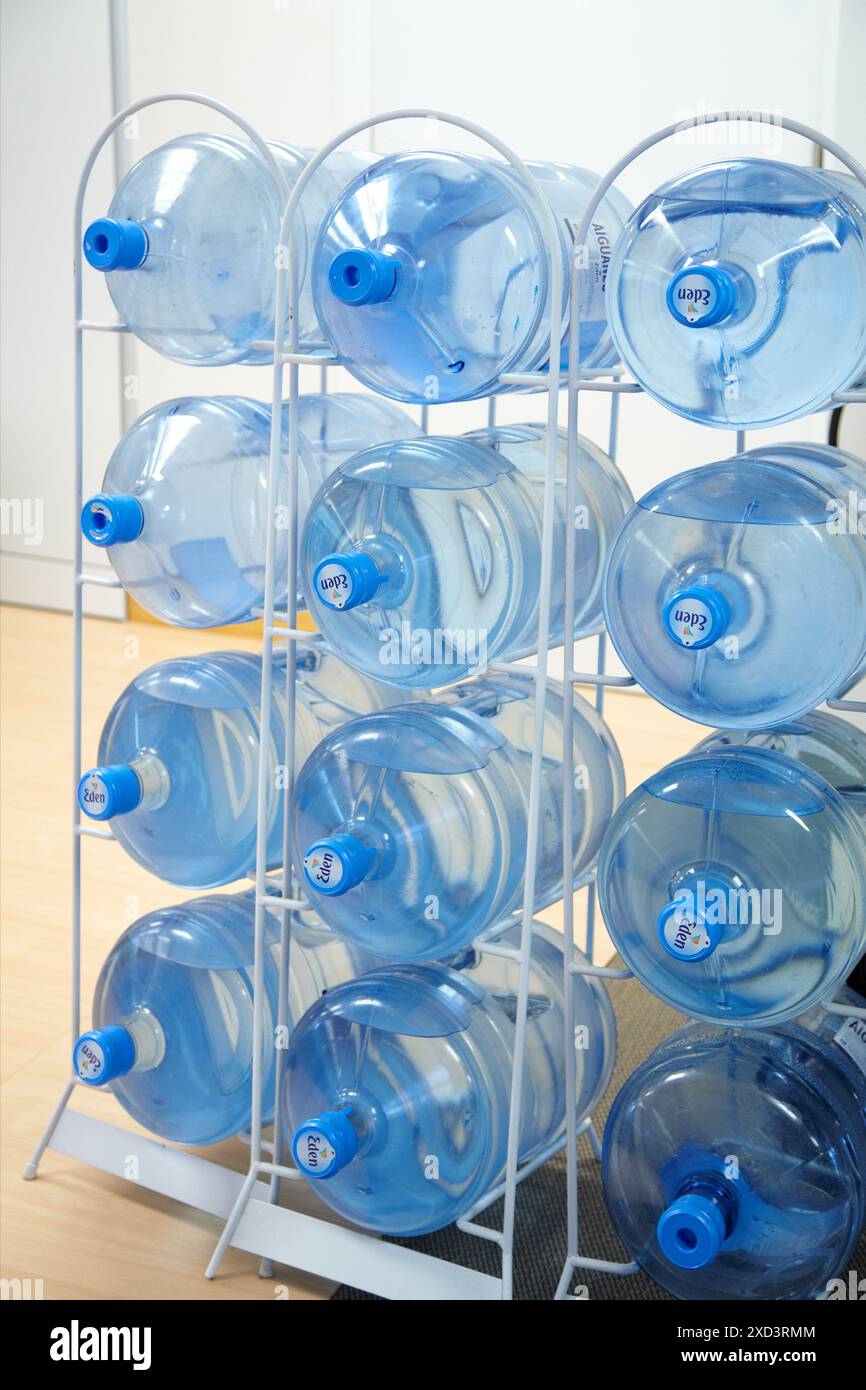 Drink drinks beverage drinks stacked cans hi-res stock photography and ...