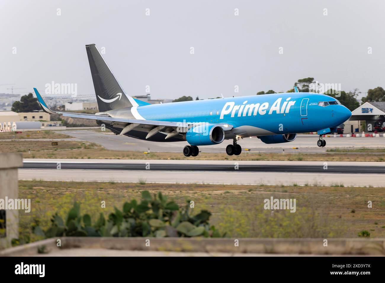 Amazon Prime Air (ASL Airlines Ireland) Boeing 737-86Q(SF)(WL) (REG: EI ...