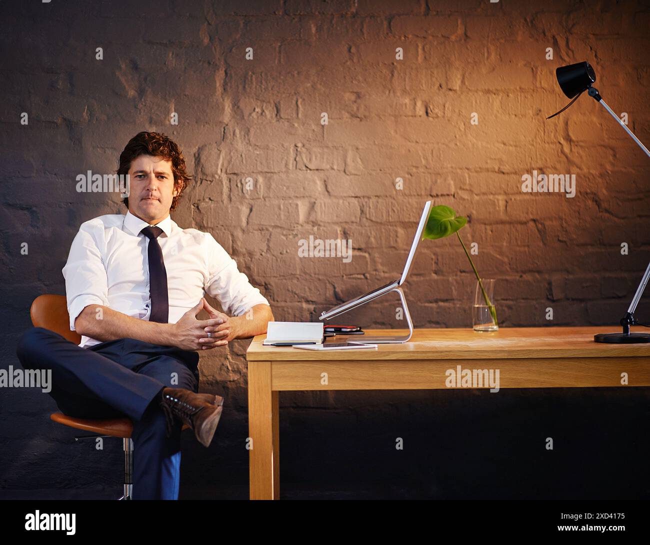 Detective office wall hi-res stock photography and images - Alamy
