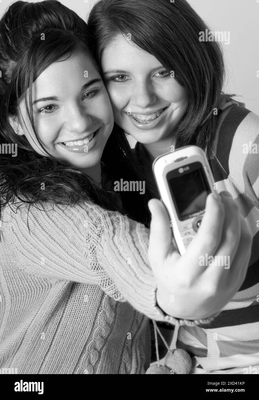 Selfie mobile cellular phone Black and White Stock Photos & Images - Alamy