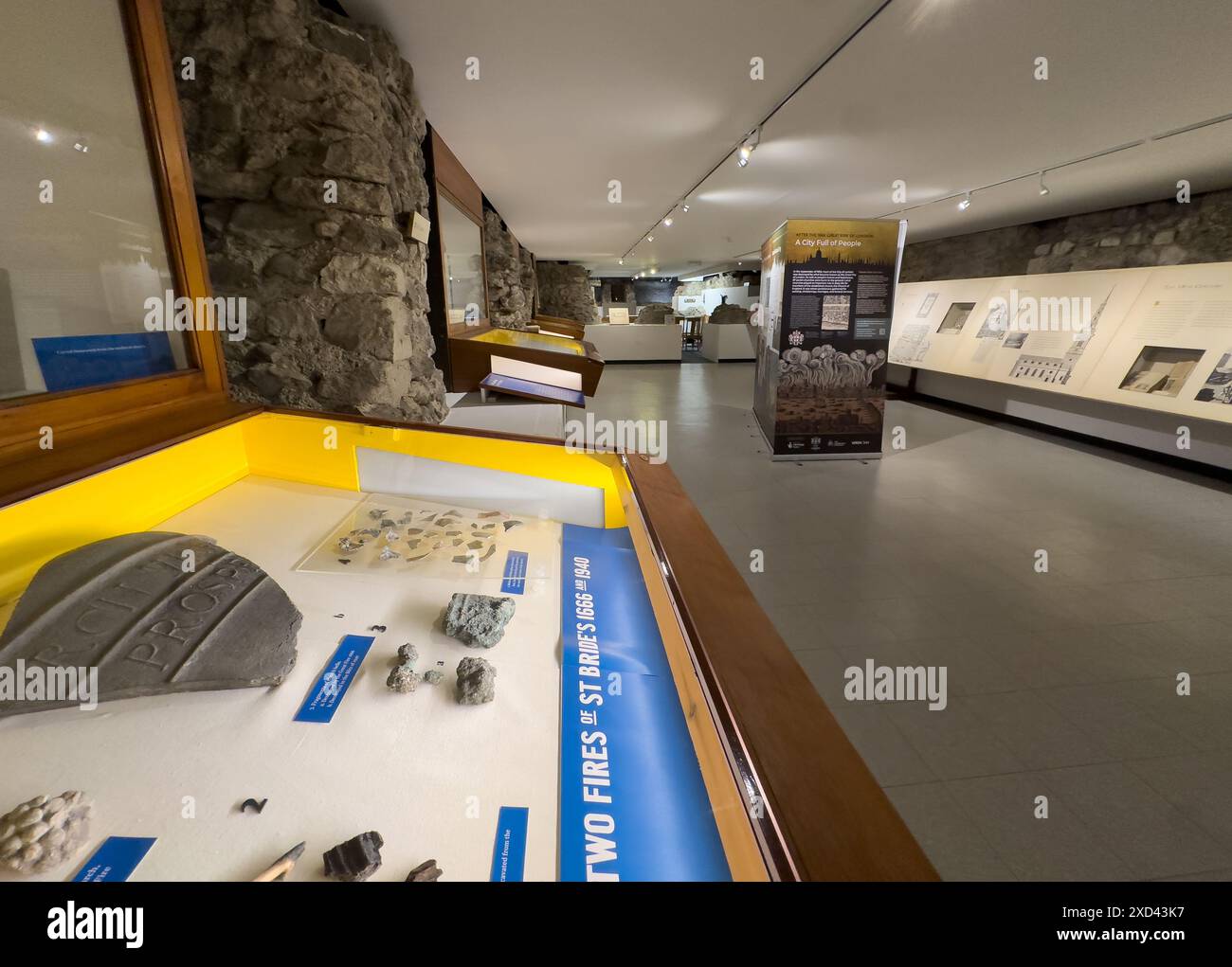 Archaeological displays london hi-res stock photography and images - Alamy