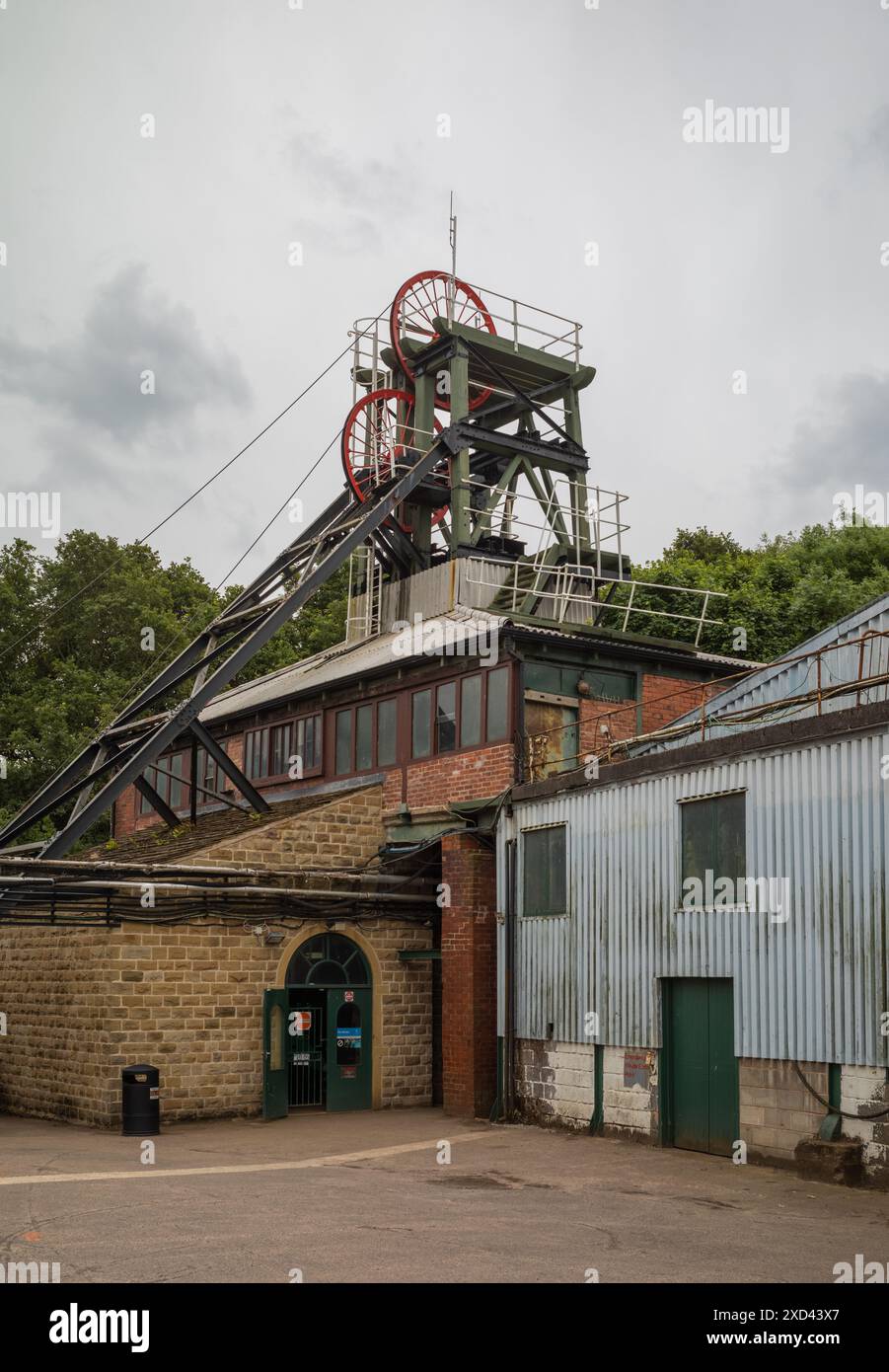 The winding wheels and headstock at Caphouse Colliery and Hope Pit, the ...