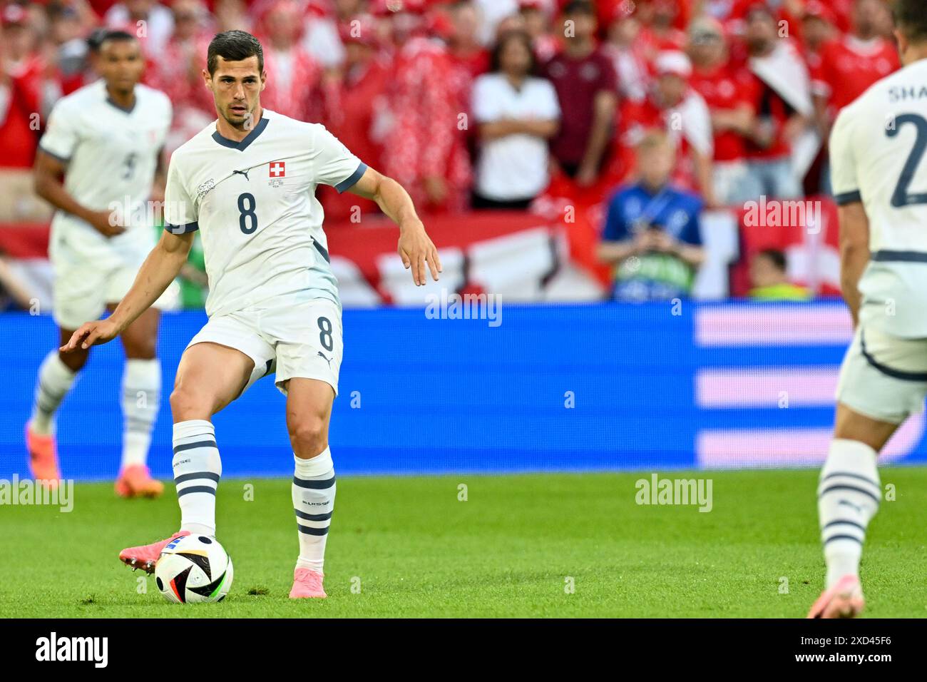 Cologne, Germany. 19th June, 2024. Remo Freuler (8) of Switzerland ...