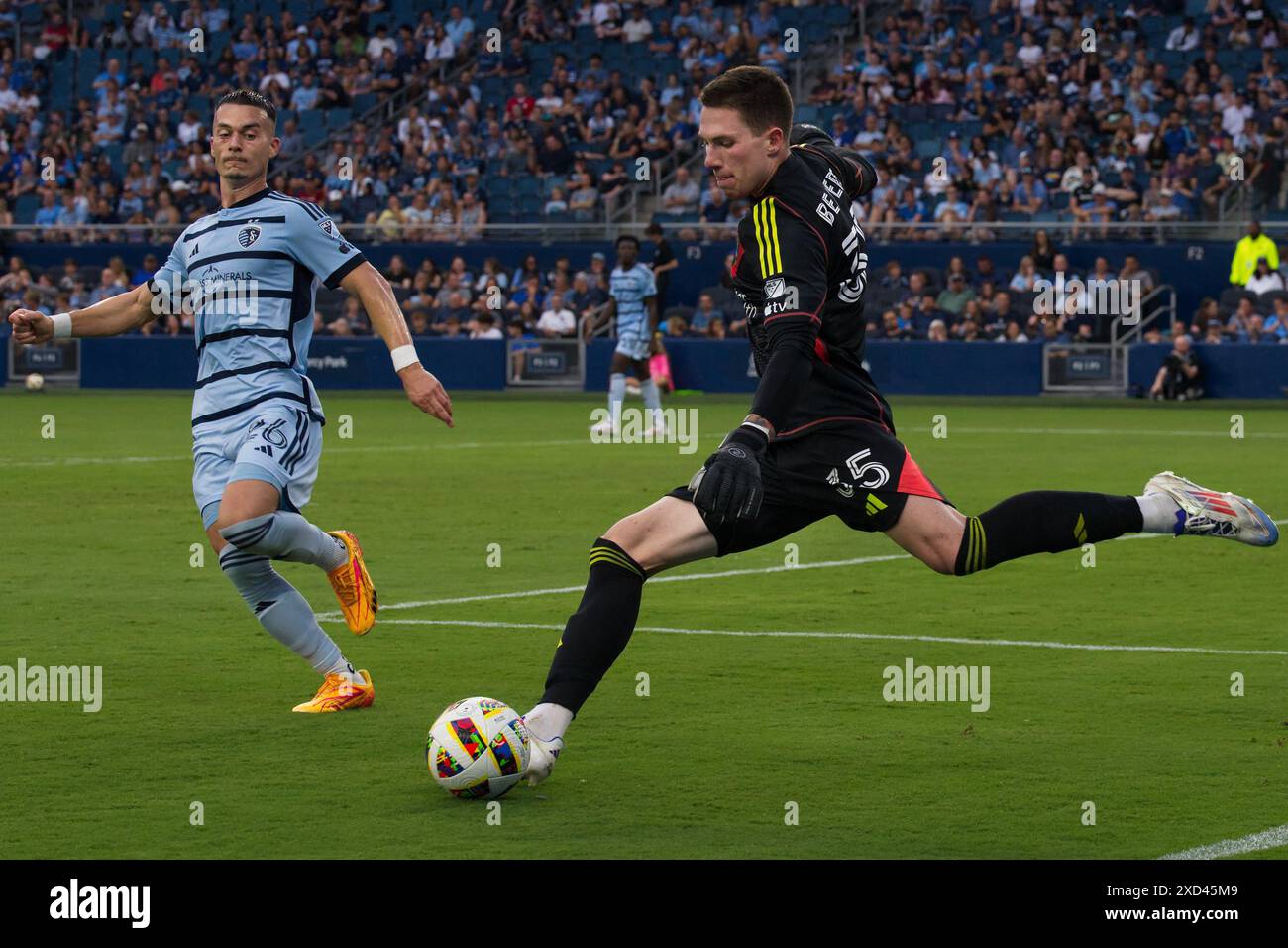 June 19, 2024, Kansas City, Kansas, USA: Real Salt Lake goalkeeper ...