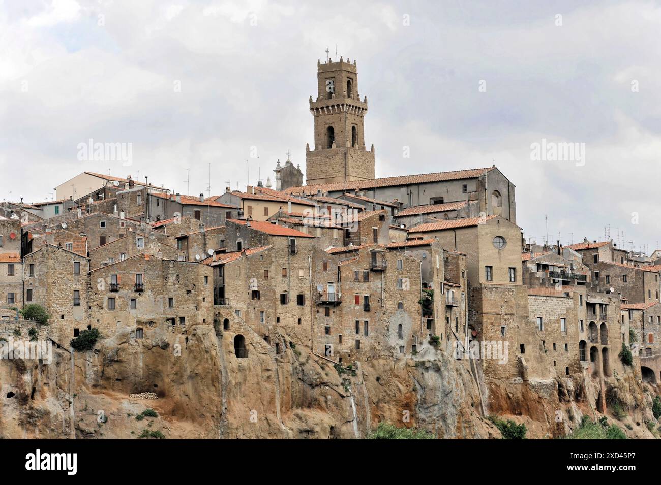 View of the historic centre of Pitigliano, Tuscany, Italy, Europe ...
