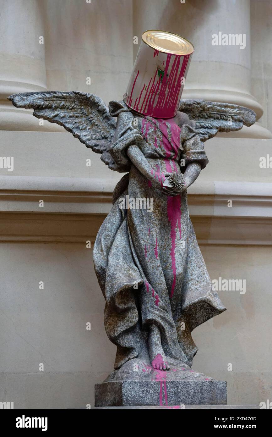 Bristol City Museum and Art Gallery, Banksy Mural, The Paint-Pot Angel ...