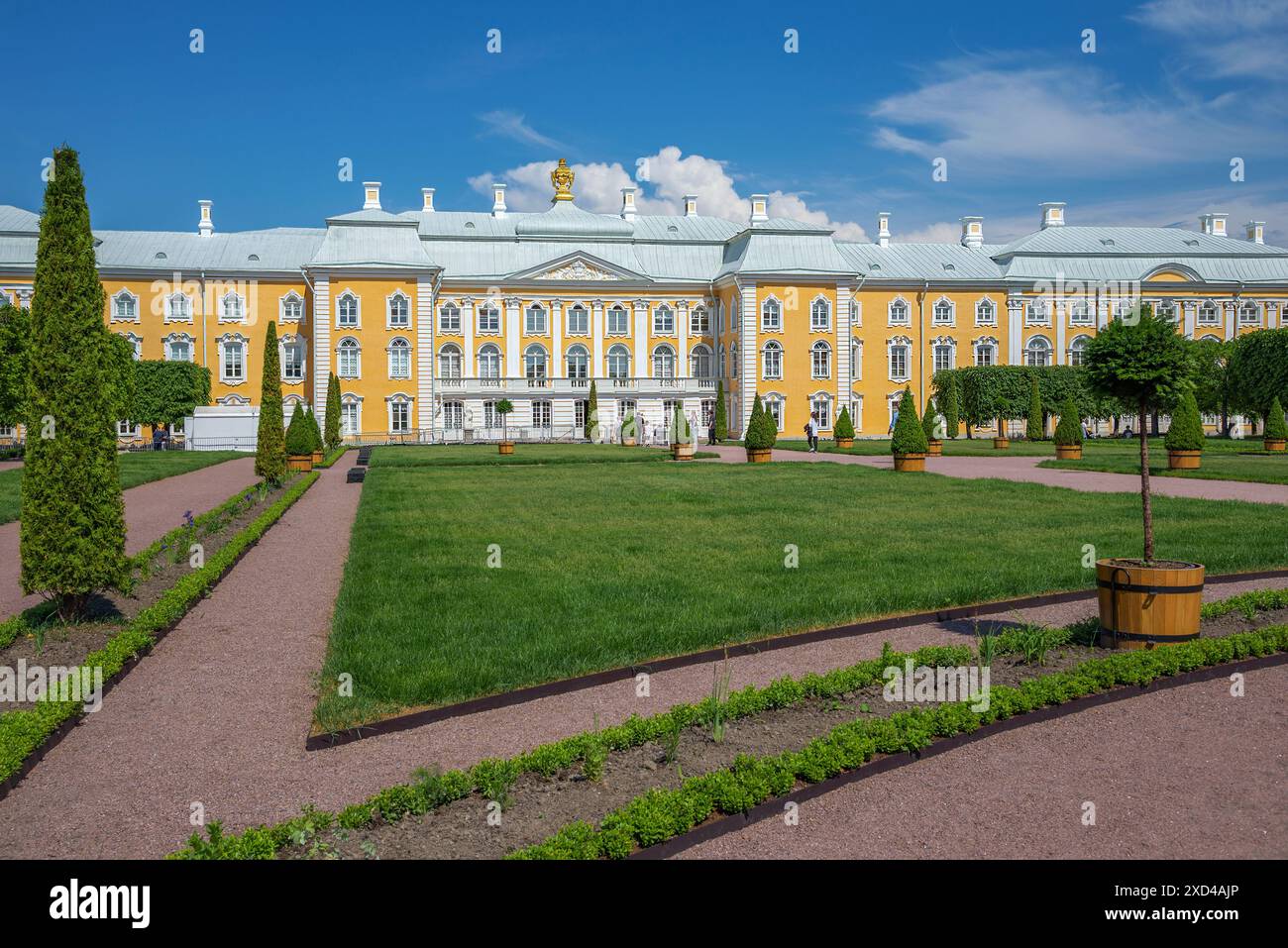 PETERHOF, RUSSIA - JUNE 04, 2024: The Grand Palace in the Upper Park of ...