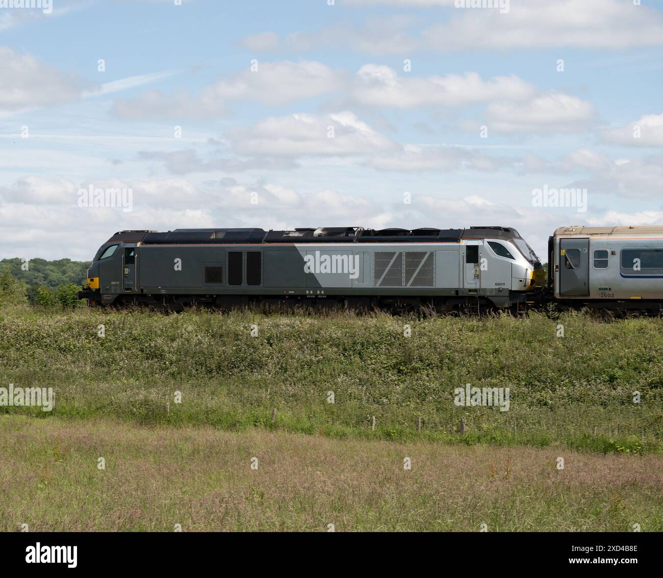 Chiltern Railways class 68 diesel locomotive No. 68011 at Hatton Bank ...