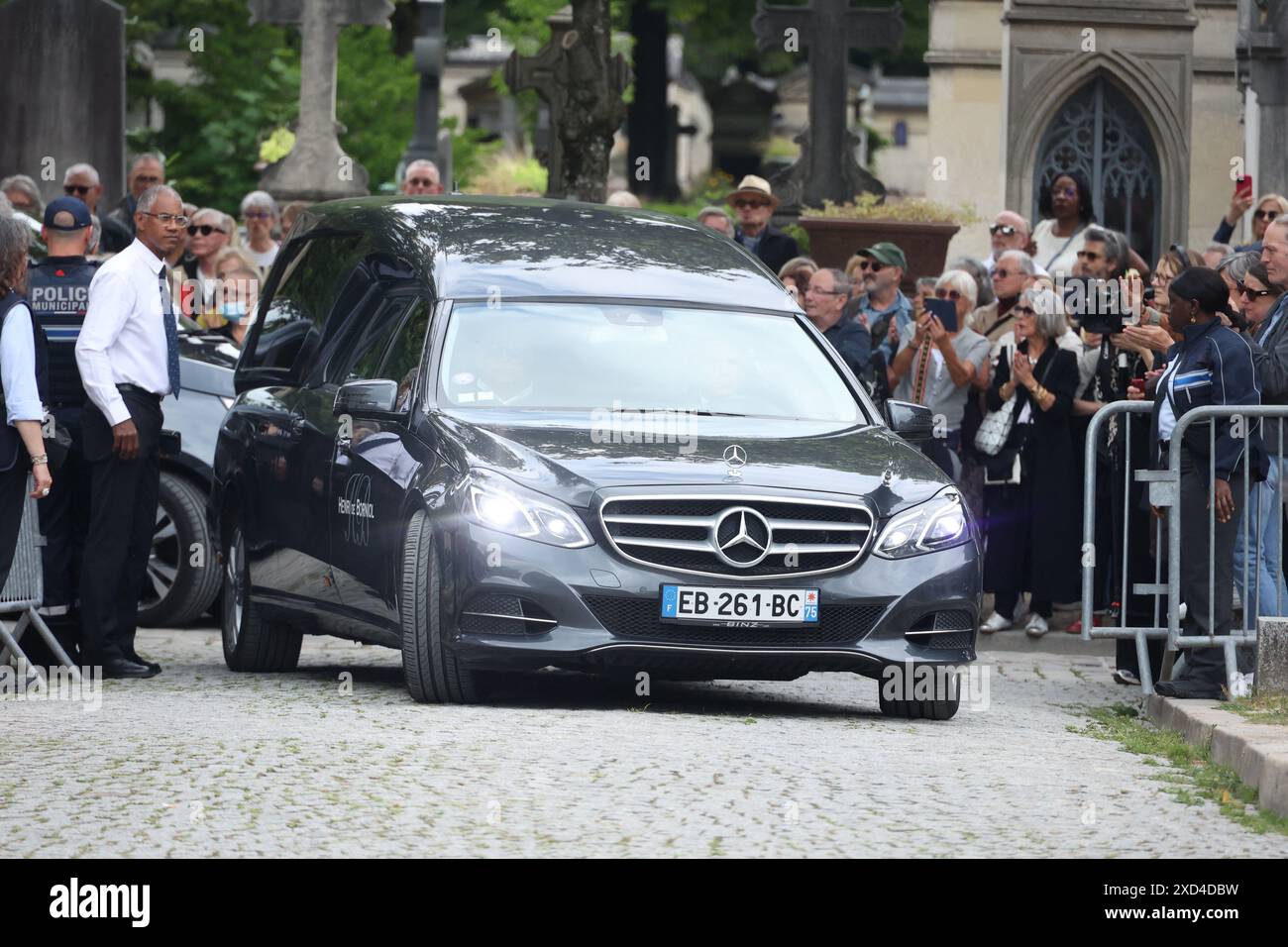Paris, France. 20th June, 2024. The Hearse arriving to the funeral ...
