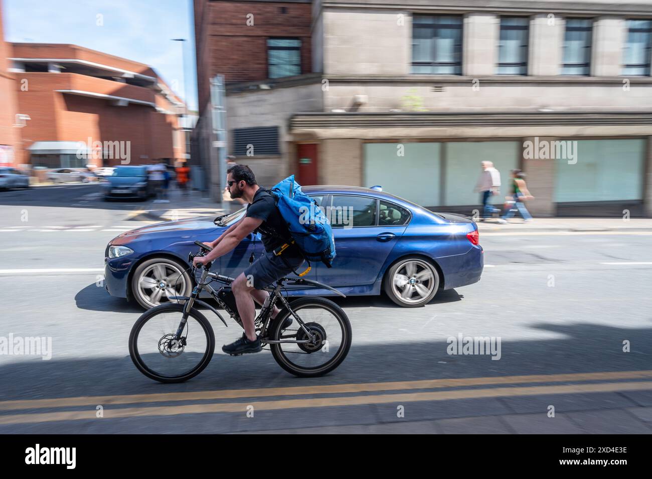Deliveroo cyclist on pavement hi-res stock photography and images - Alamy