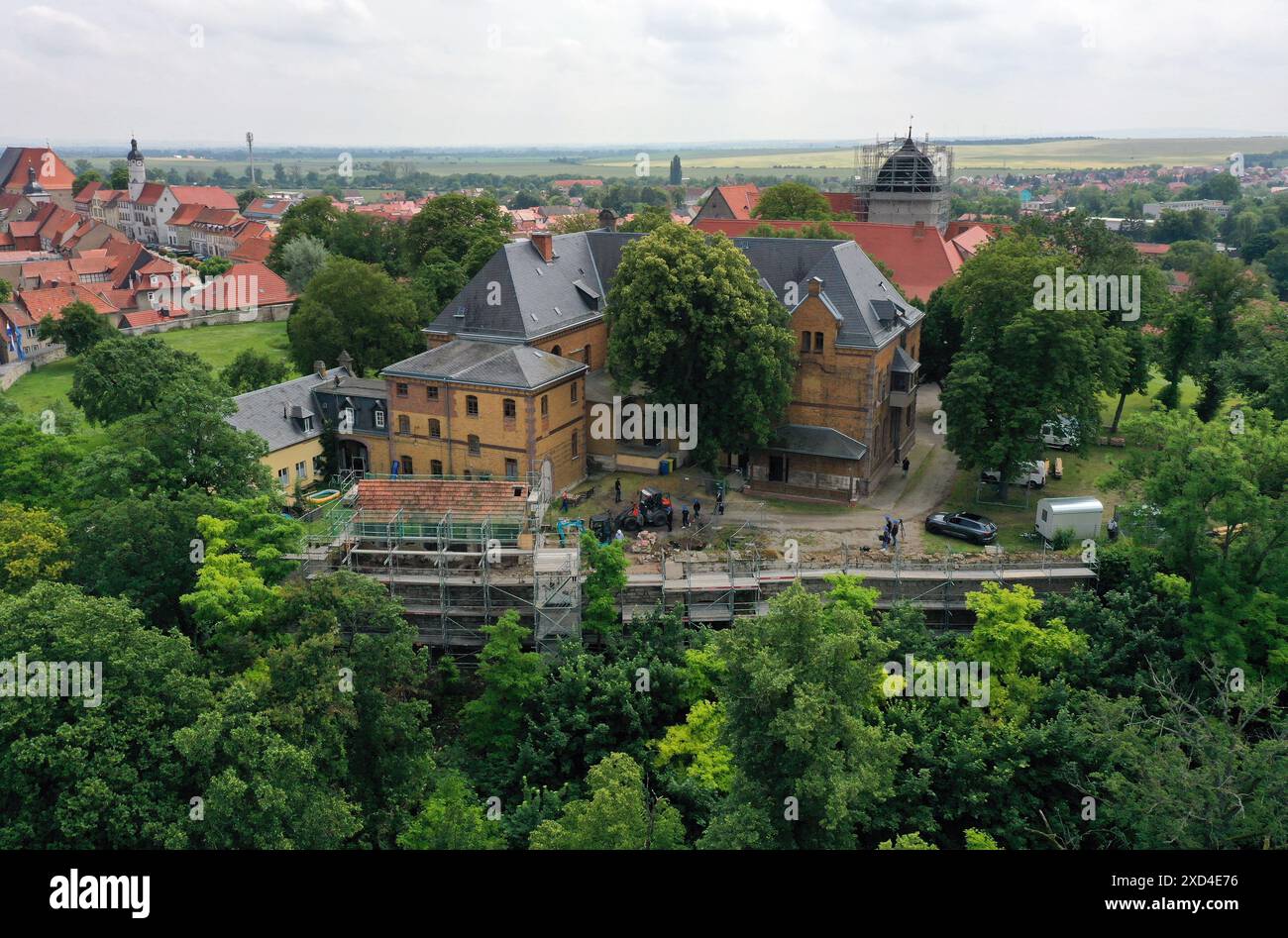 20 June 2024, Thuringia, Weißensee: Scaffolding stands on the palace ...