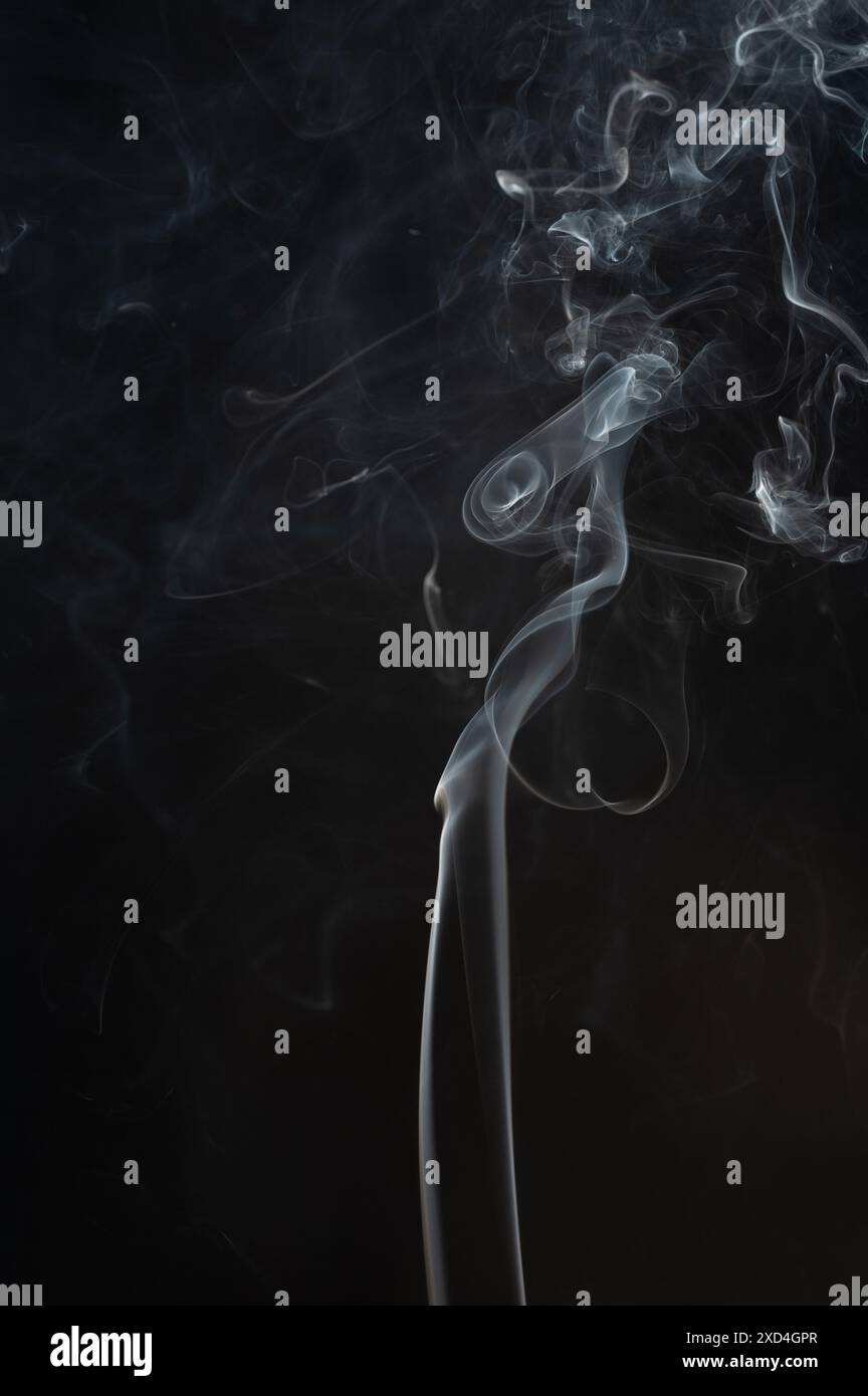 Smoke pouring frame hi-res stock photography and images - Alamy