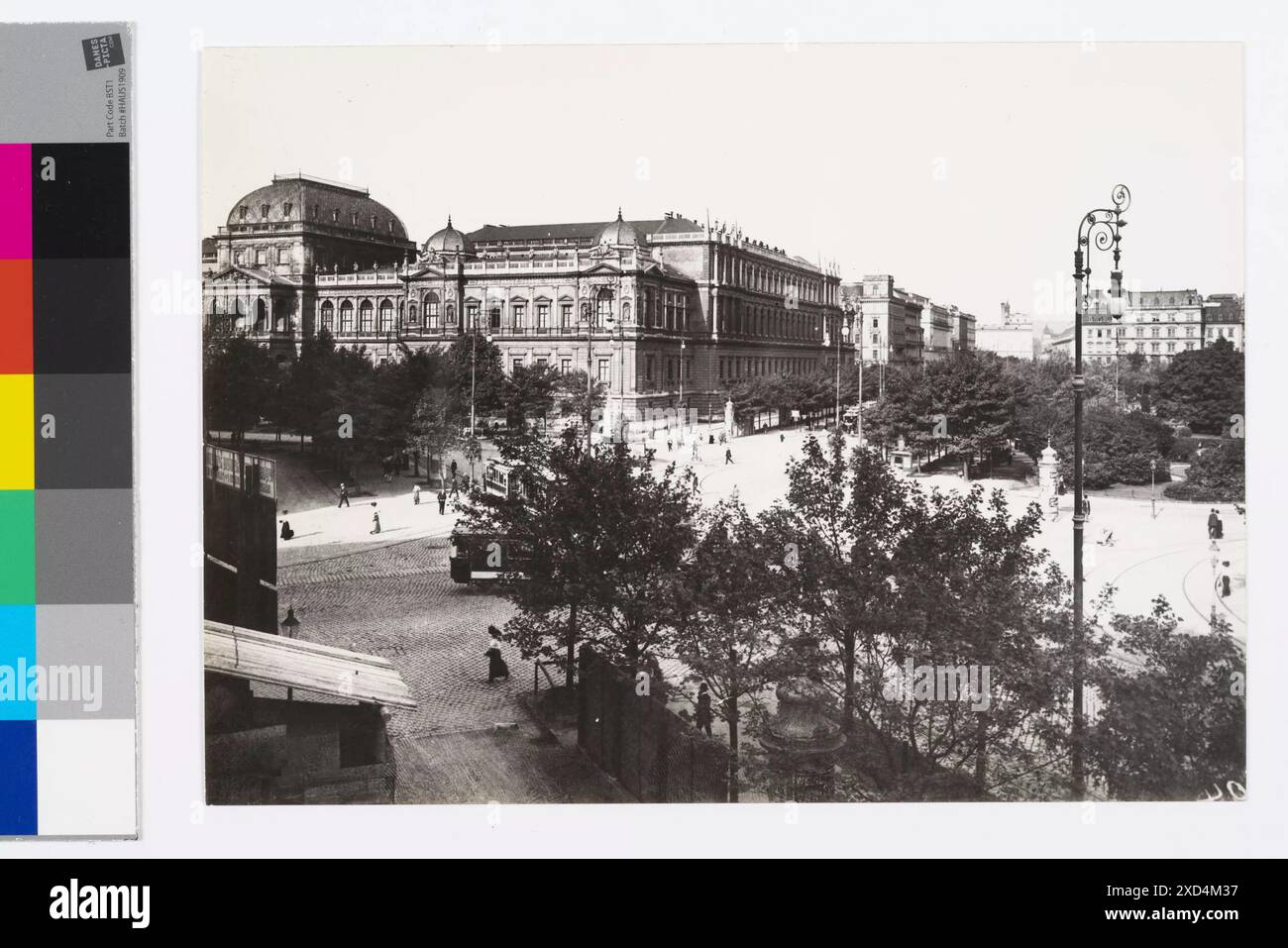 A circa 1900 elevated view from Schottenring shows Universitätsring 1 ...