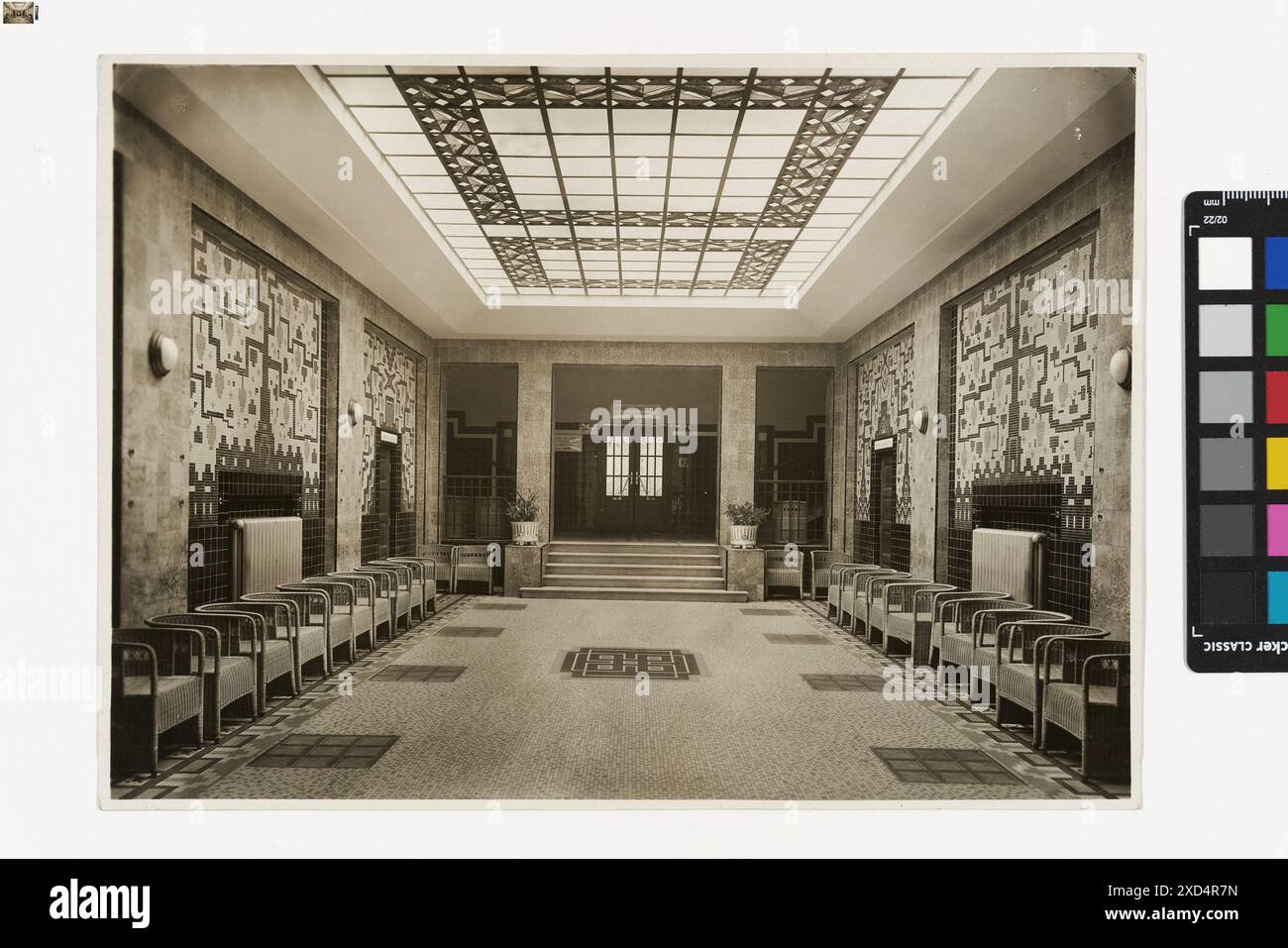 Photograph of the main entrance hall at Amalienbad, Reumannplatz 23 ...