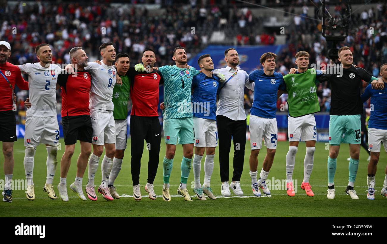FRANKFURT AM MAIN, GERMANY - JUNE 17: Peter Pekarík, Robert Bozenik ...