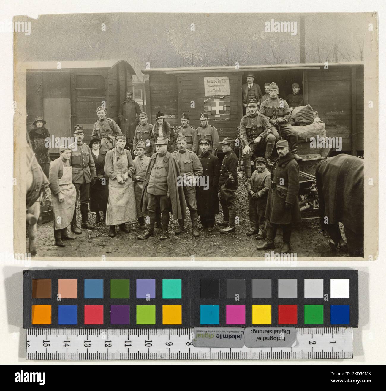 Photograph by Richard Hauffe from 1918 showing a food transport from ...