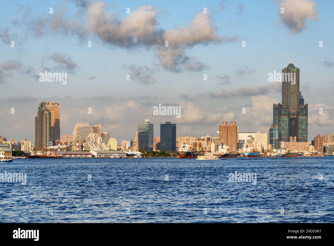 Kaohsiung skyline. Scenic view of Kaohsiung Harbor. 85 Sky Tower ...