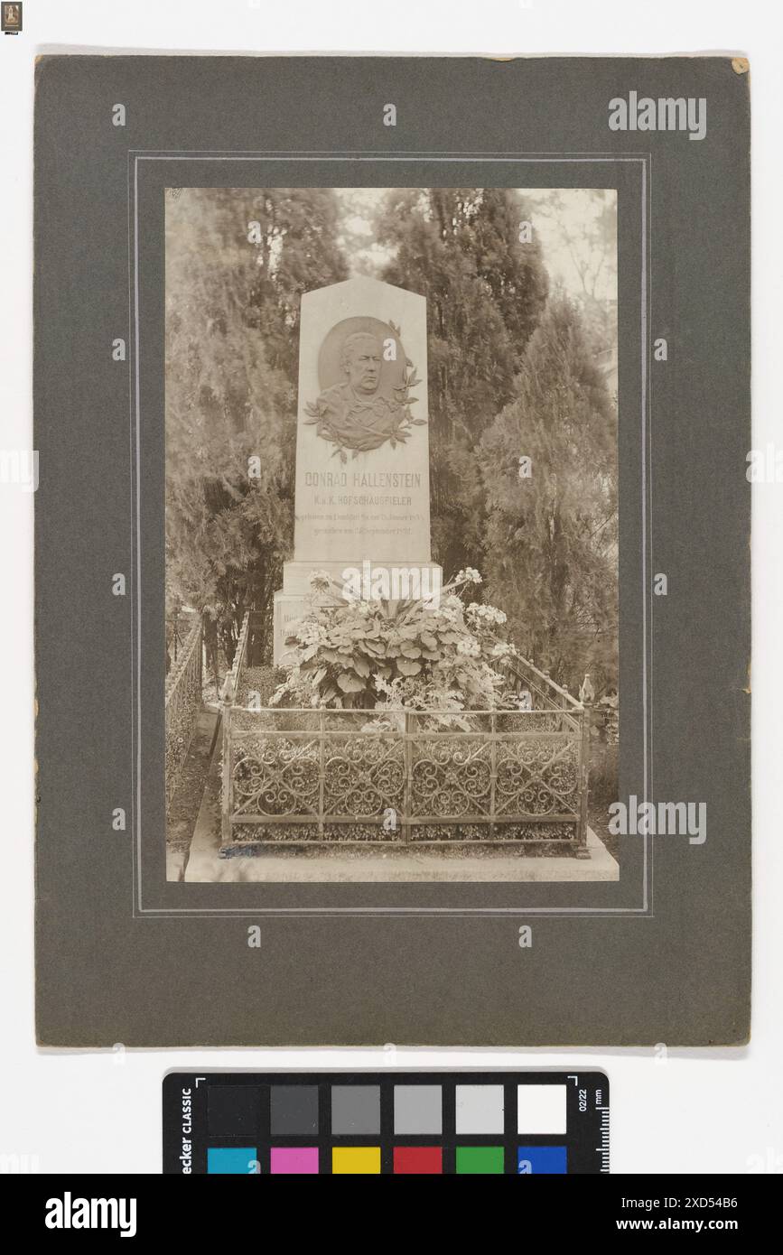 10., Evangelischer Friedhof Matzleinsdorf - Grabstein von Conrad Hallenstein Franz Lechner ...