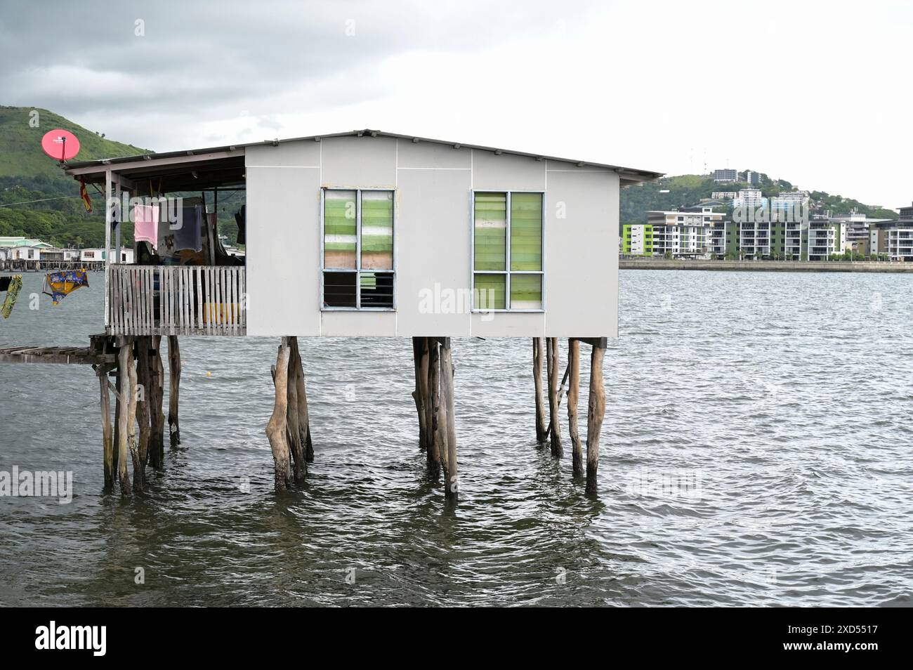 PAPUA NEW GUINEA, capital city Port Moresby, settlement Hanuabada with ...